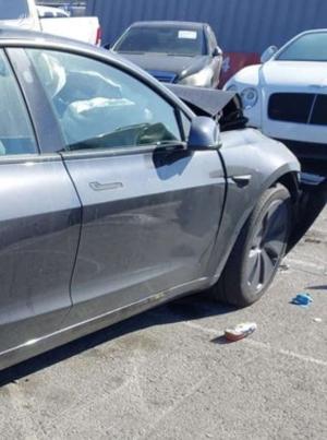 Melns Tesla Model 3 2025 Klaipėda, ar dzinēja tilpumu 0.00 L un nobraukumu 8 tūkst. km par 17500 €, foto 5 vietnē AUTOMOTO.COM.LV