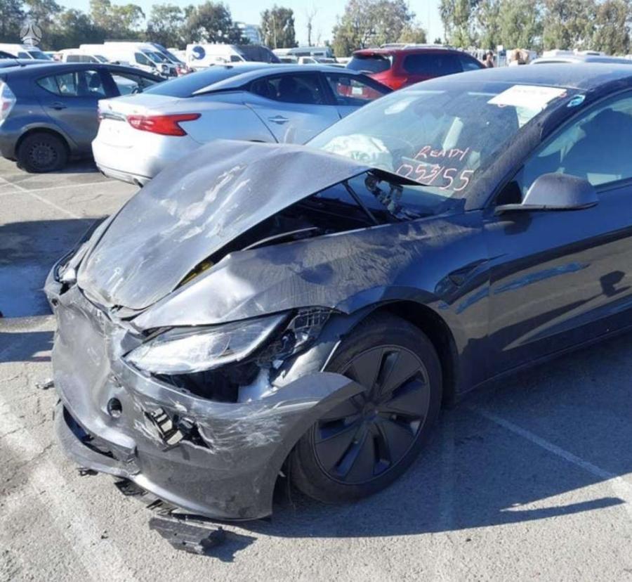 Melns Tesla Model 3 2025 Klaipėda, ar dzinēja tilpumu 0.00 L un nobraukumu 8 tūkst. km par 17500 €, foto 7 vietnē AUTOMOTO.COM.LV