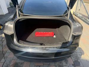 Black Tesla Model 3 2025 in Kaunas, with an engine capacity of 0.00 L and mileage of 28 thousand km for 28900 €, photo 6 on AUTOMOTO.COM.LV