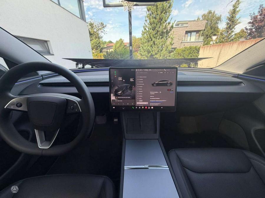Black Tesla Model 3 2025 in Kaunas, with an engine capacity of 0.00 L and mileage of 28 thousand km for 28900 €, photo 7 on AUTOMOTO.COM.LV