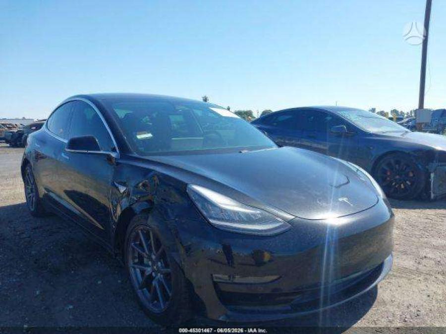 Black Tesla Model 3 2018 in Klaipeda, with an engine capacity of 0.00 L and mileage of 158 thousand km for 13800 €, photo 5 on AUTOMOTO.COM.LV