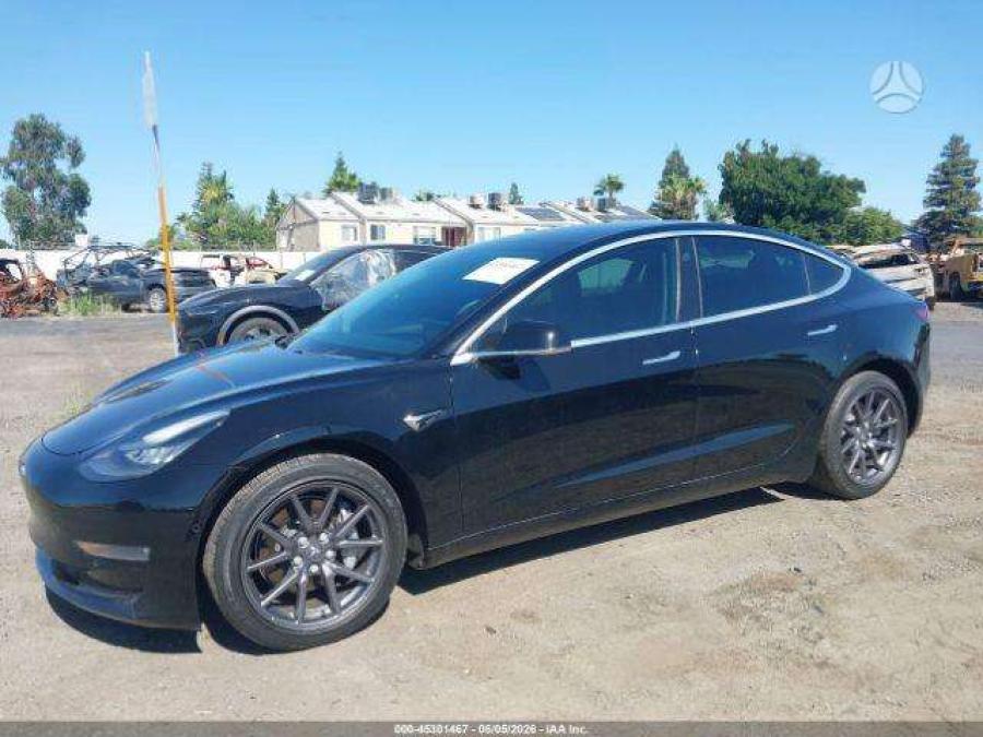 Black Tesla Model 3 2018 in Klaipeda, with an engine capacity of 0.00 L and mileage of 158 thousand km for 13800 €, photo 11 on AUTOMOTO.COM.LV