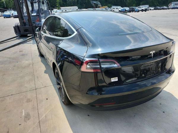 Melns Tesla Model 3 2018 Viļņa, ar dzinēja tilpumu 0.00 L un nobraukumu 69 tūkst. km par 9196 €, foto  vietnē AUTOMOTO.COM.LV