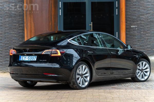 Melns Tesla Model 3 2019 Rīga, ar dzinēja tilpumu 0.00 L un nobraukumu 87 tūkst. km par 23990 €, foto 4 vietnē AUTOMOTO.COM.LV