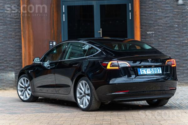 Melns Tesla Model 3 2019 Rīga, ar dzinēja tilpumu 0.00 L un nobraukumu 87 tūkst. km par 23990 €, foto 5 vietnē AUTOMOTO.COM.LV