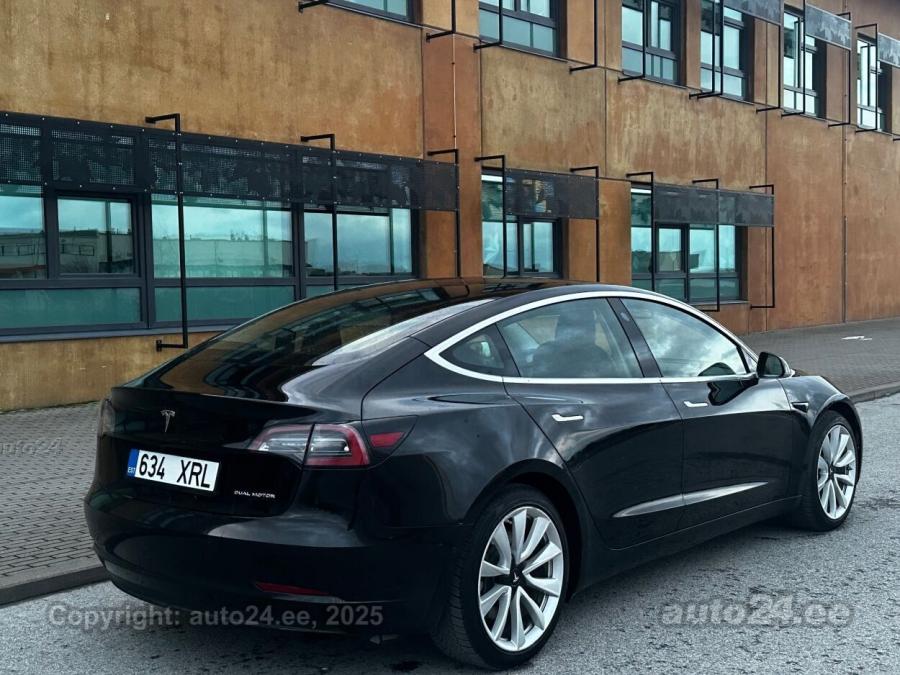 Melns Tesla Model 3 2019 Tallina, ar dzinēja tilpumu 0.00 L un nobraukumu 92 tūkst. km par 20900 €, foto 3 vietnē AUTOMOTO.COM.LV