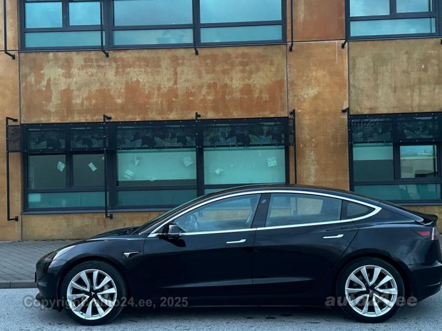 Melns Tesla Model 3 2019 Tallina, ar dzinēja tilpumu 0.00 L un nobraukumu 92 tūkst. km par 20900 €, foto 6 vietnē AUTOMOTO.COM.LV