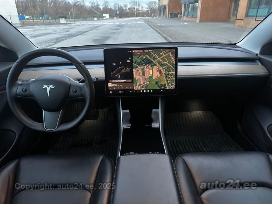 Melns Tesla Model 3 2019 Tallina, ar dzinēja tilpumu 0.00 L un nobraukumu 92 tūkst. km par 20900 €, foto 9 vietnē AUTOMOTO.COM.LV
