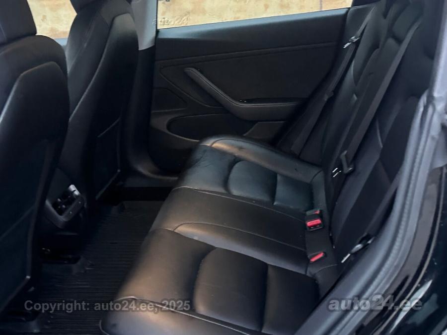 Melns Tesla Model 3 2019 Tallina, ar dzinēja tilpumu 0.00 L un nobraukumu 92 tūkst. km par 20900 €, foto 12 vietnē AUTOMOTO.COM.LV