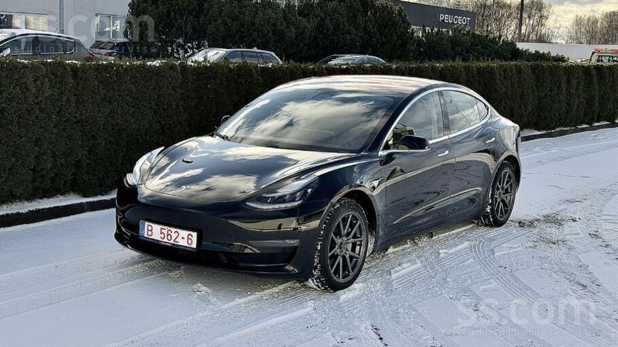 Black Tesla Model 3 2019 in Riga, with an engine capacity of 0.00 L and mileage of 169 thousand km for 19450 €, photo 6 on AUTOMOTO.COM.LV