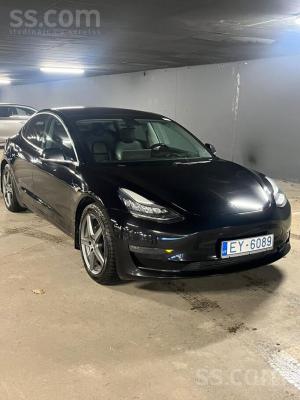 Black Tesla Model 3 2019 in Riga, with an engine capacity of 0.00 L and mileage of 184 thousand km for 20350 €, photo 4 on AUTOMOTO.COM.LV