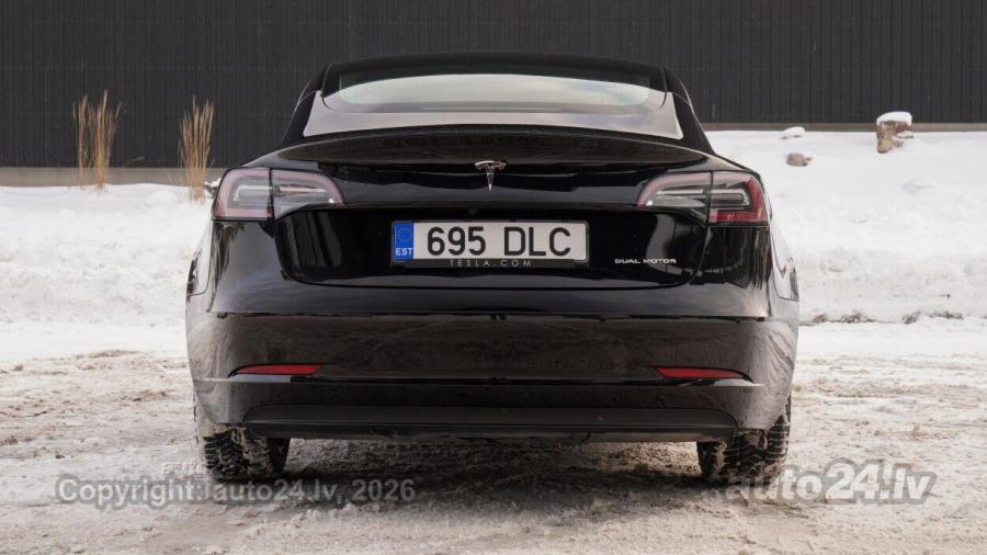 Black Tesla Model 3 2019 in Tallinn, with an engine capacity of 0.00 L and mileage of 106 thousand km for 23500 €, photo 7 on AUTOMOTO.COM.LV
