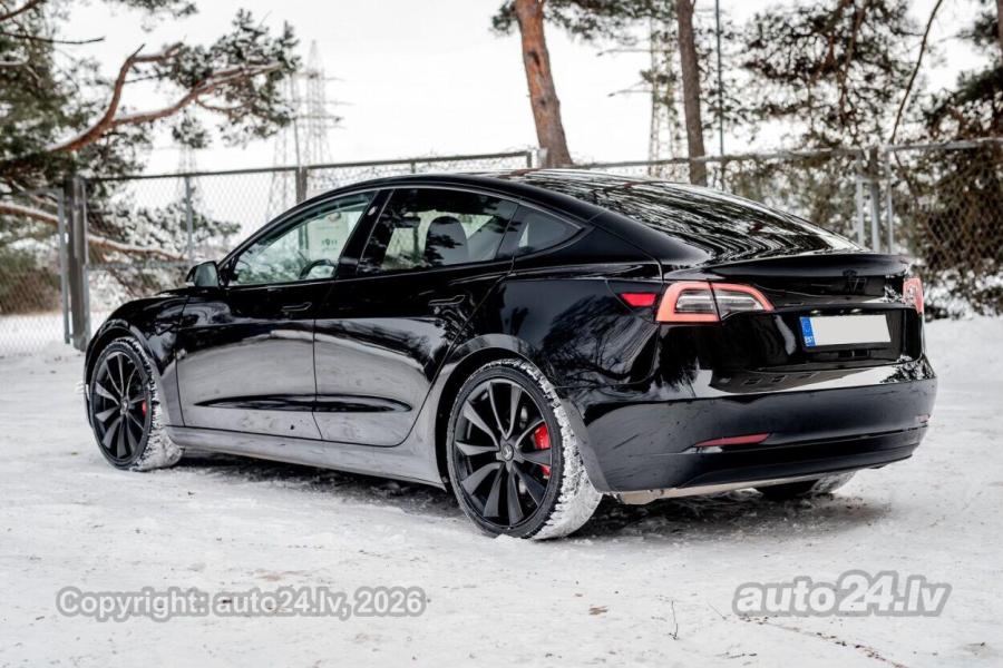 Melns Tesla Model 3 2019 Pērnava, ar dzinēja tilpumu 0.00 L un nobraukumu 133 tūkst. km par 22900 €, foto 8 vietnē AUTOMOTO.COM.LV