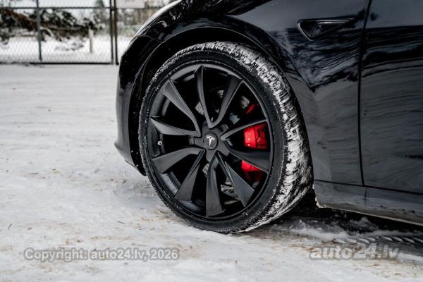 Black Tesla Model 3 2019 in Parnu, with an engine capacity of 0.00 L and mileage of 133 thousand km for 22900 €, photo 11 on AUTOMOTO.COM.LV
