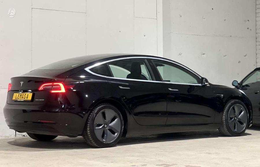Black Tesla Model 3 2019 in Klaipeda, with an engine capacity of 0.00 L and mileage of 96 thousand km for 21499 €, photo 19 on AUTOMOTO.COM.LV