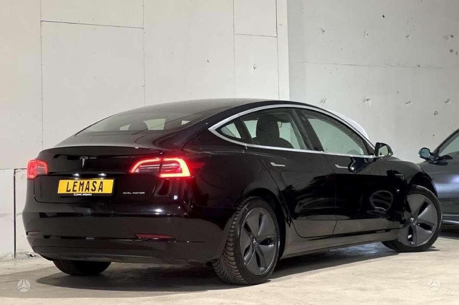 Black Tesla Model 3 2019 in Klaipeda, with an engine capacity of 0.00 L and mileage of 96 thousand km for 21499 €, photo 21 on AUTOMOTO.COM.LV