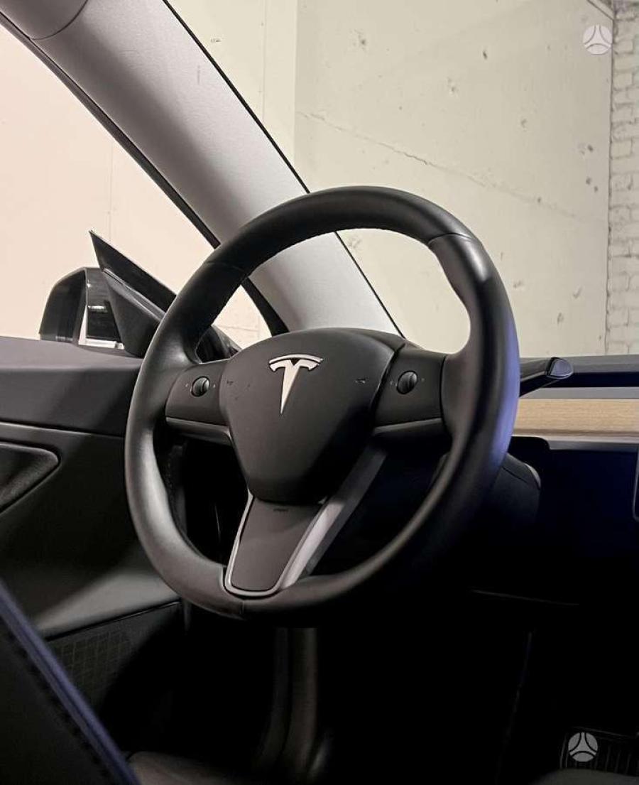 Black Tesla Model 3 2019 in Klaipeda, with an engine capacity of 0.00 L and mileage of 96 thousand km for 21499 €, photo 25 on AUTOMOTO.COM.LV