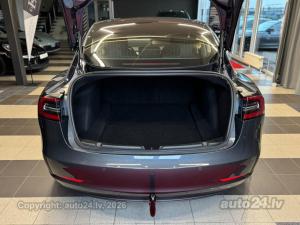 Black Tesla Model 3 2019 in Riga, with an engine capacity of 0.00 L and mileage of 145 thousand km for 19490 €, photo 8 on AUTOMOTO.COM.LV