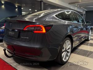 Black Tesla Model 3 2019 in Riga, with an engine capacity of 0.00 L and mileage of 145 thousand km for 19490 €, photo 24 on AUTOMOTO.COM.LV