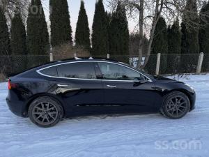 Melns Tesla Model 3 2019 Valmiera, ar dzinēja tilpumu 0.00 L un nobraukumu 153 tūkst. km par 19800 €, foto 3 vietnē AUTOMOTO.COM.LV