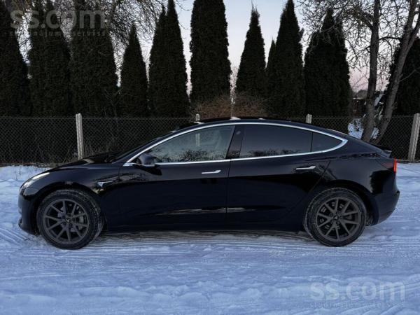 Black Tesla Model 3 2019 in Valmiera, with an engine capacity of 0.00 L and mileage of 153 thousand km for 19800 €, photo 4 on AUTOMOTO.COM.LV