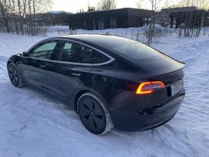 Melns Tesla Model 3 2019 Viļņa, ar dzinēja tilpumu 0.00 L un nobraukumu 257 tūkst. km par 16500 €, foto 5 vietnē AUTOMOTO.COM.LV
