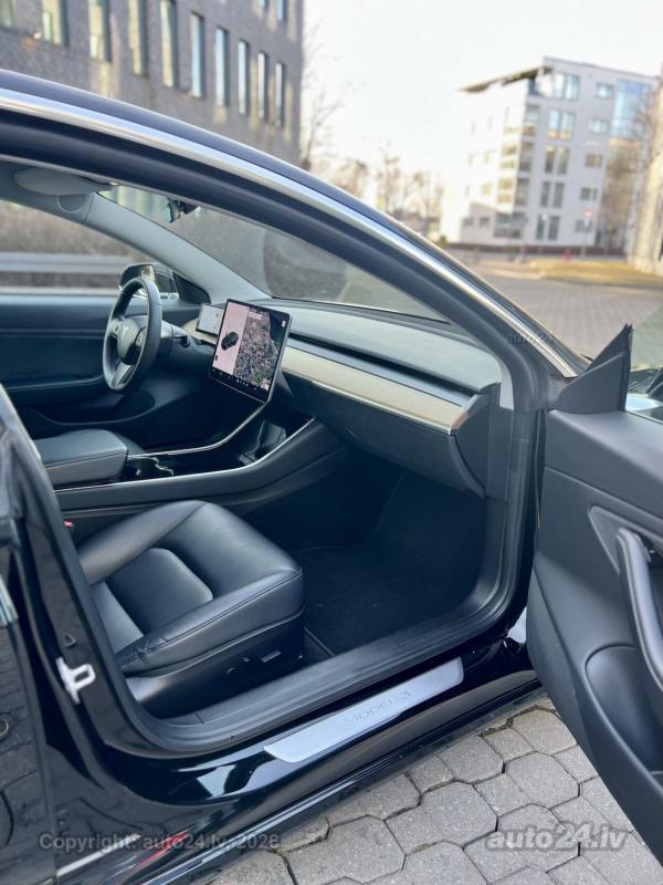 Melns Tesla Model 3 2019 Tallina, ar dzinēja tilpumu 0.00 L un nobraukumu 106 tūkst. km par 23999 €, foto 11 vietnē AUTOMOTO.COM.LV