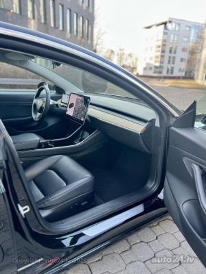 Black Tesla Model 3 2019 in Tallinn, with an engine capacity of 0.00 L and mileage of 106 thousand km for 23999 €, photo 11 on AUTOMOTO.COM.LV