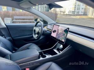 Black Tesla Model 3 2019 in Tallinn, with an engine capacity of 0.00 L and mileage of 106 thousand km for 23999 €, photo 12 on AUTOMOTO.COM.LV