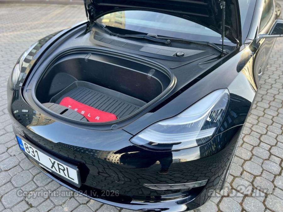 Black Tesla Model 3 2019 in Tallinn, with an engine capacity of 0.00 L and mileage of 106 thousand km for 23999 €, photo 24 on AUTOMOTO.COM.LV