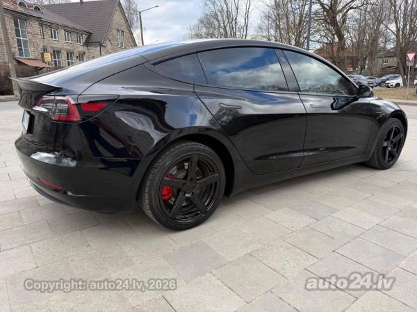 Melns Tesla Model 3 2019 Tallina, ar dzinēja tilpumu 0.00 L un nobraukumu 180 tūkst. km par 16000 €, foto 3 vietnē AUTOMOTO.COM.LV