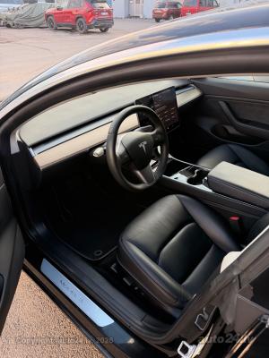 Melns Tesla Model 3 2019 Tallina, ar dzinēja tilpumu 0.00 L un nobraukumu 120 tūkst. km par 18000 €, foto 4 vietnē AUTOMOTO.COM.LV