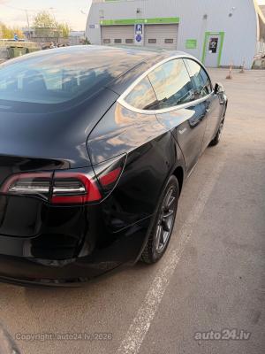 Melns Tesla Model 3 2019 Tallina, ar dzinēja tilpumu 0.00 L un nobraukumu 120 tūkst. km par 18000 €, foto 5 vietnē AUTOMOTO.COM.LV