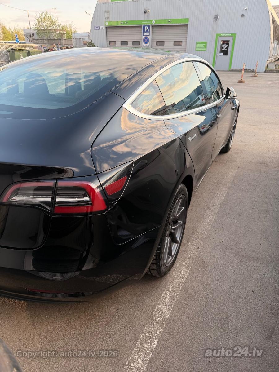 Melns Tesla Model 3 2019 Tallina, ar dzinēja tilpumu 0.00 L un nobraukumu 120 tūkst. km par 18000 €, foto 5 vietnē AUTOMOTO.COM.LV