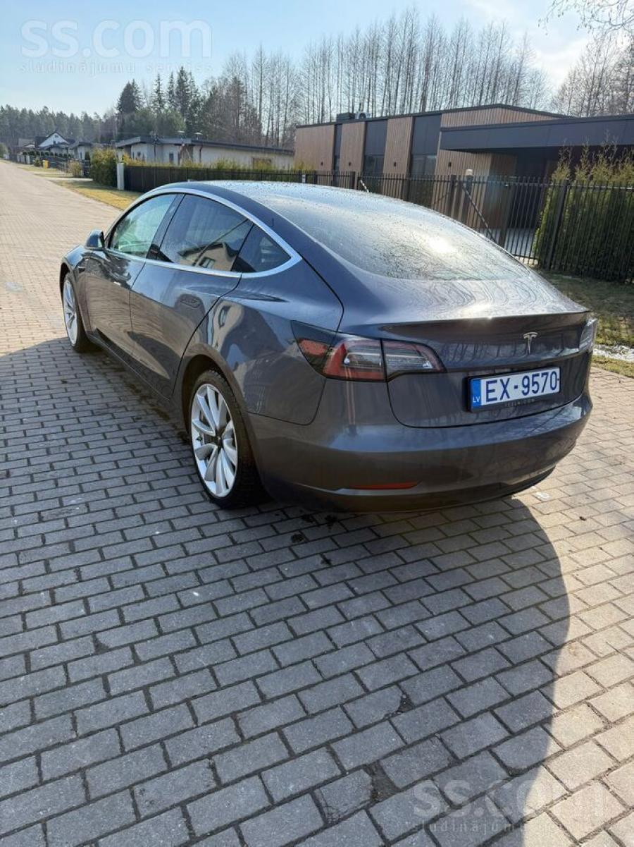 Melns Tesla Model 3 2019 Rīga, ar dzinēja tilpumu 0.00 L un nobraukumu 194 tūkst. km par 14500 €, foto 4 vietnē AUTOMOTO.COM.LV