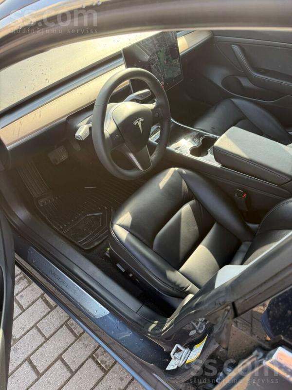 Черный Тесла Модель 3 2019 в Рига, объемом двигателя 0.00 л и пробегом 194 тыс. км за 14500 €, фото 5 на AUTOMOTO.COM.LV