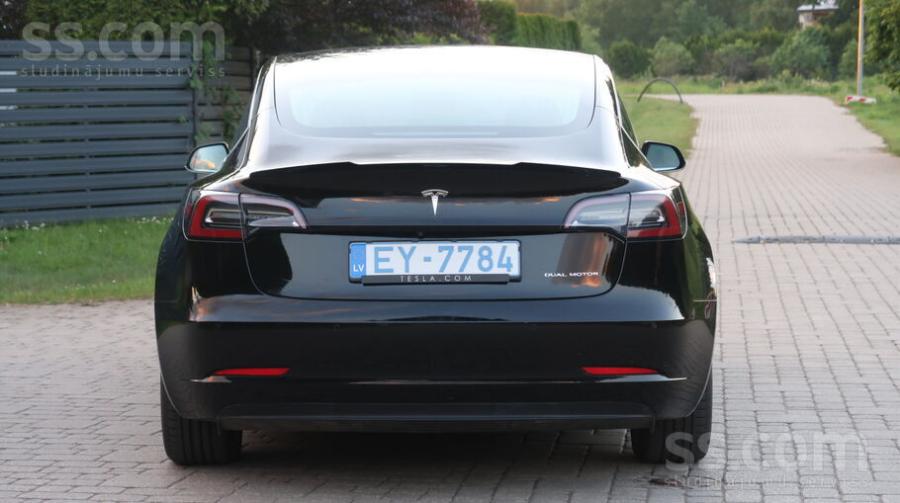 Black Tesla Model 3 2019 in Riga, with an engine capacity of 0.00 L and mileage of 187 thousand km for 17600 €, photo 5 on AUTOMOTO.COM.LV