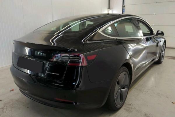 Melns Tesla Model 3 2019 Rīga, ar dzinēja tilpumu 0.00 L un nobraukumu 83 tūkst. km par 23500 €, foto 2 vietnē AUTOMOTO.COM.LV