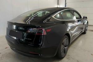 Melns Tesla Model 3 2019 Rīga, ar dzinēja tilpumu 0.00 L un nobraukumu 83 tūkst. km par 23500 €, foto 3 vietnē AUTOMOTO.COM.LV