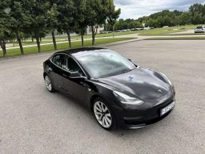 Melns Tesla Model 3 2019 Kauņa, ar dzinēja tilpumu 0.00 L un nobraukumu 110 tūkst. km par 21200 €, foto  vietnē AUTOMOTO.COM.LV