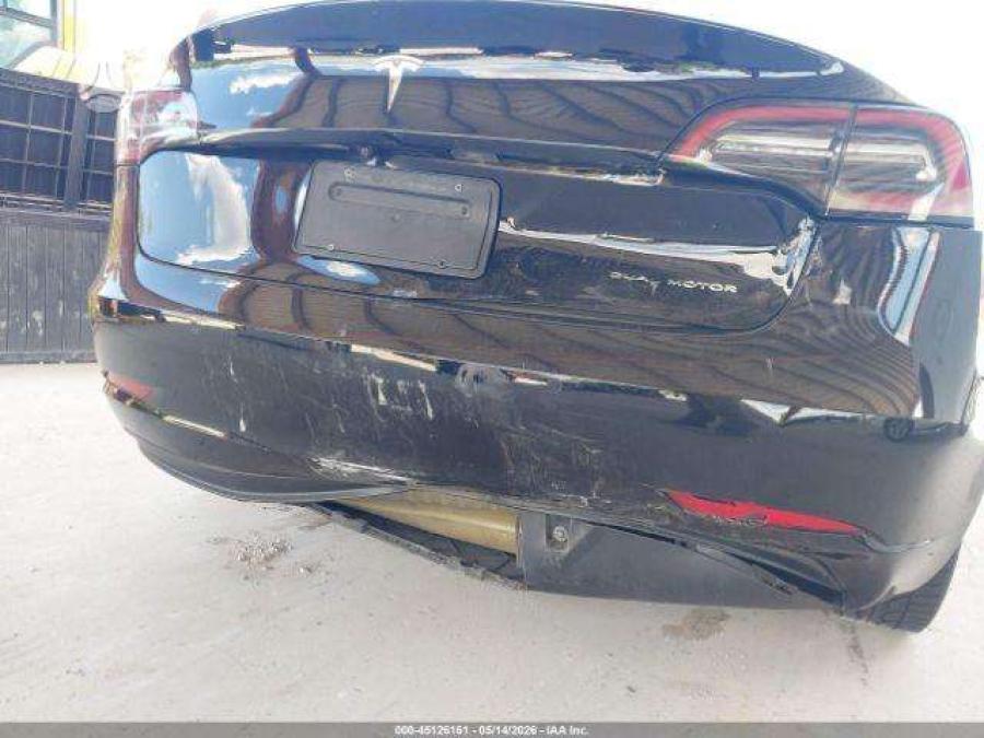 Black Tesla Model 3 2019 in Klaipeda, with an engine capacity of 0.00 L and mileage of 68 thousand km for 9500 €, photo 8 on AUTOMOTO.COM.LV