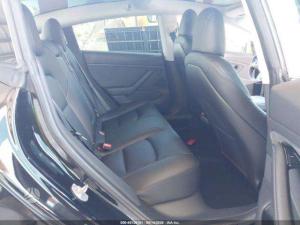 Black Tesla Model 3 2019 in Klaipeda, with an engine capacity of 0.00 L and mileage of 68 thousand km for 9500 €, photo 13 on AUTOMOTO.COM.LV
