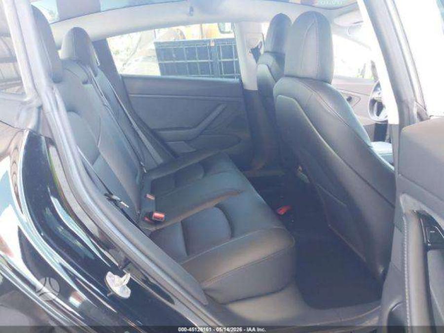 Black Tesla Model 3 2019 in Klaipeda, with an engine capacity of 0.00 L and mileage of 68 thousand km for 9500 €, photo 13 on AUTOMOTO.COM.LV