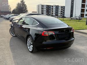 Black Tesla Model 3 2019 in Jelgava, with an engine capacity of 0.00 L and mileage of 0 thousand km for 17750 €, photo 4 on AUTOMOTO.COM.LV