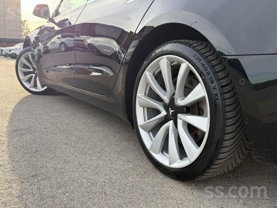 Black Tesla Model 3 2019 in Jelgava, with an engine capacity of 0.00 L and mileage of 0 thousand km for 17750 €, photo 8 on AUTOMOTO.COM.LV