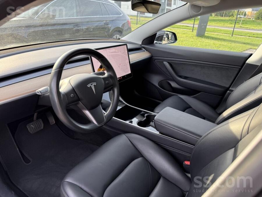 Black Tesla Model 3 2019 in Jelgava, with an engine capacity of 0.00 L and mileage of 0 thousand km for 17750 €, photo 9 on AUTOMOTO.COM.LV