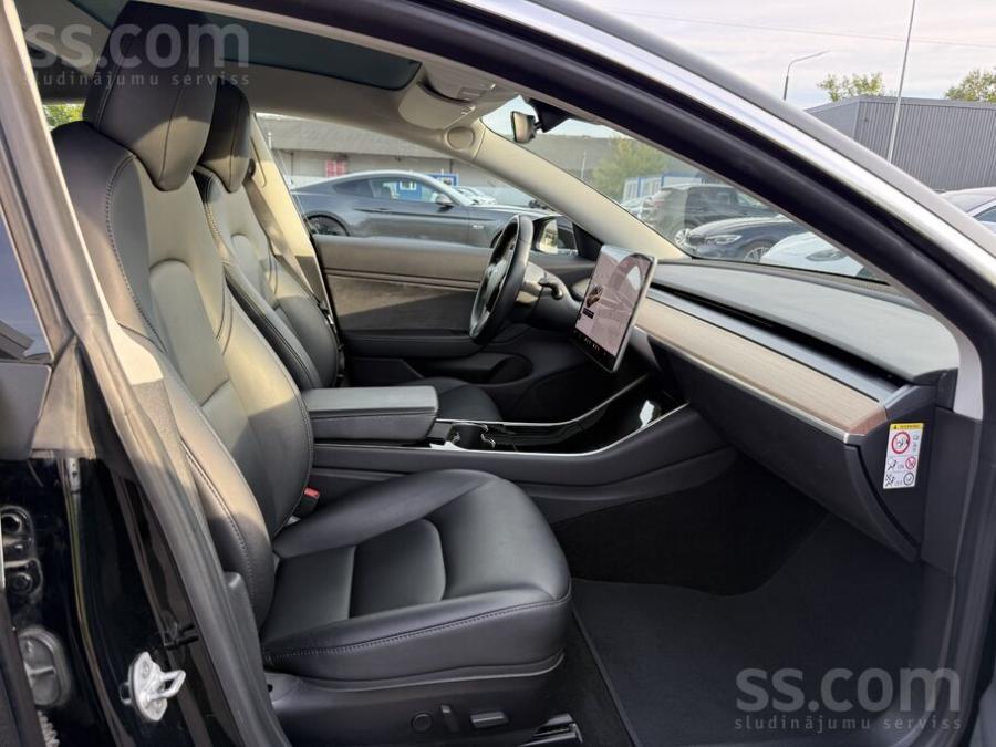 Black Tesla Model 3 2019 in Jelgava, with an engine capacity of 0.00 L and mileage of 0 thousand km for 17750 €, photo 12 on AUTOMOTO.COM.LV