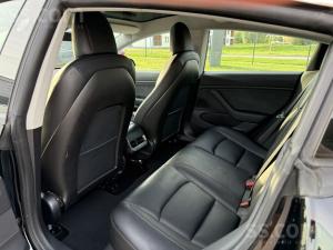 Black Tesla Model 3 2019 in Jelgava, with an engine capacity of 0.00 L and mileage of 0 thousand km for 17750 €, photo 15 on AUTOMOTO.COM.LV