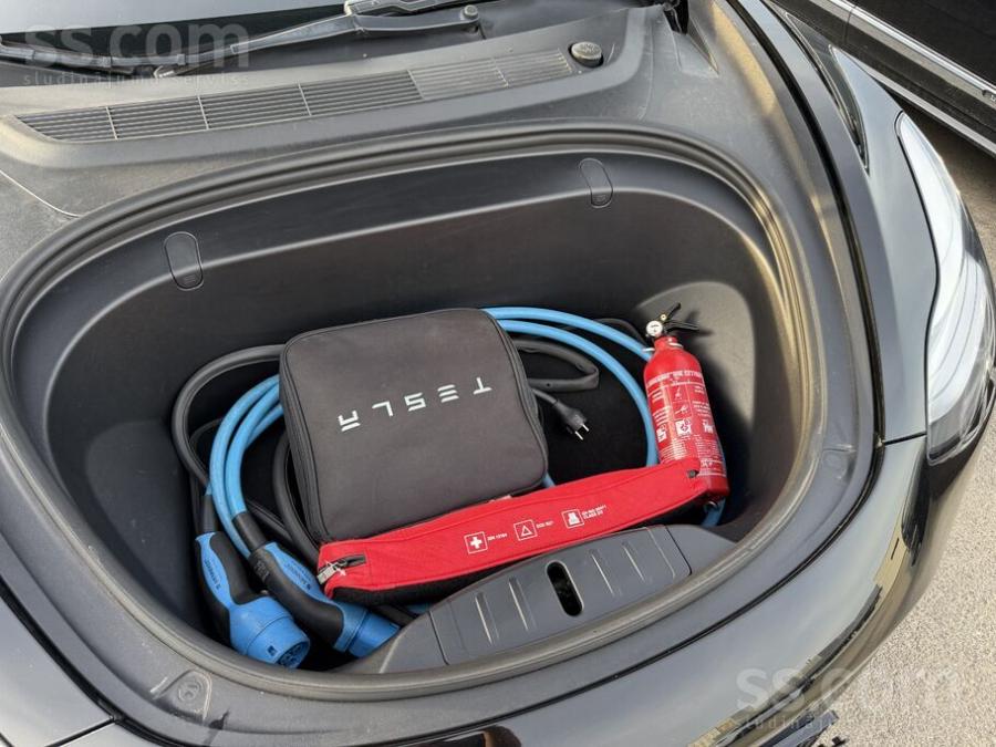 Black Tesla Model 3 2019 in Jelgava, with an engine capacity of 0.00 L and mileage of 0 thousand km for 17750 €, photo 22 on AUTOMOTO.COM.LV