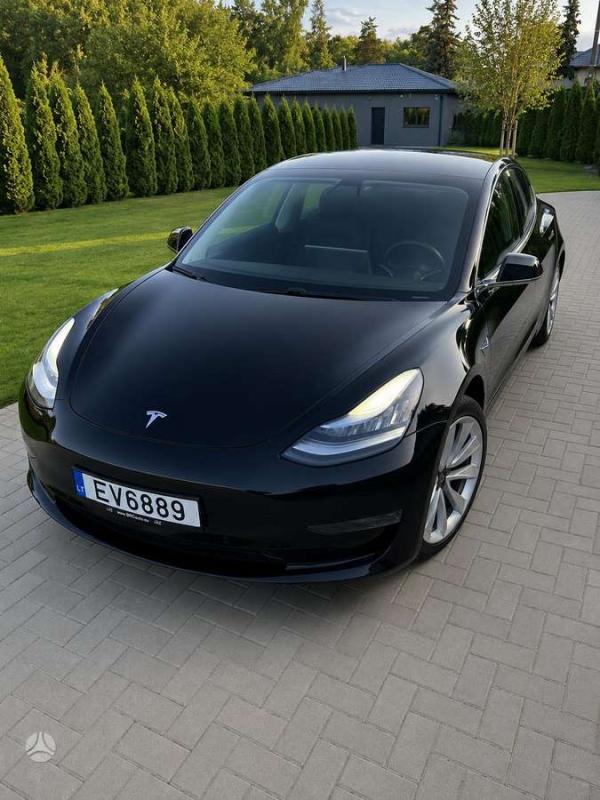 Black Tesla Model 3 2019 in Kaunas, with an engine capacity of 0.00 L and mileage of 167 thousand km for 15800 €, photo 1 on AUTOMOTO.COM.LV
